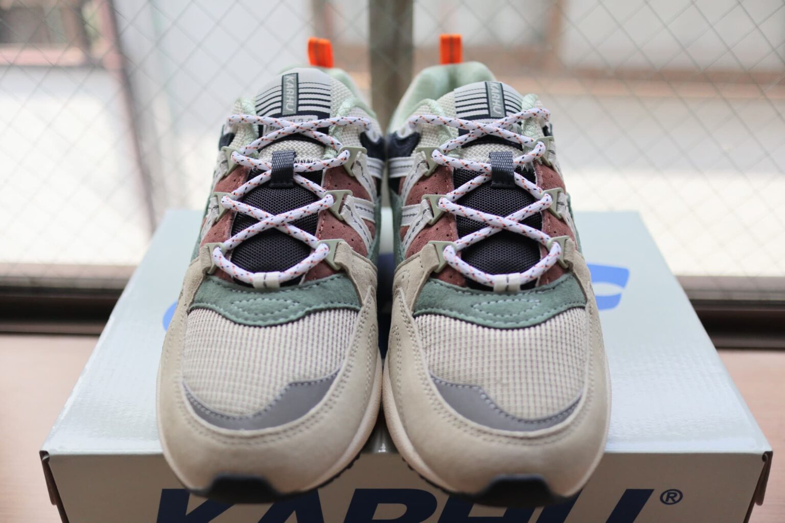 KARHU FUSION2.0を徹底レビュー！質感やサイズ感は？【おしゃれな配色の北欧ブランドスニーカー】