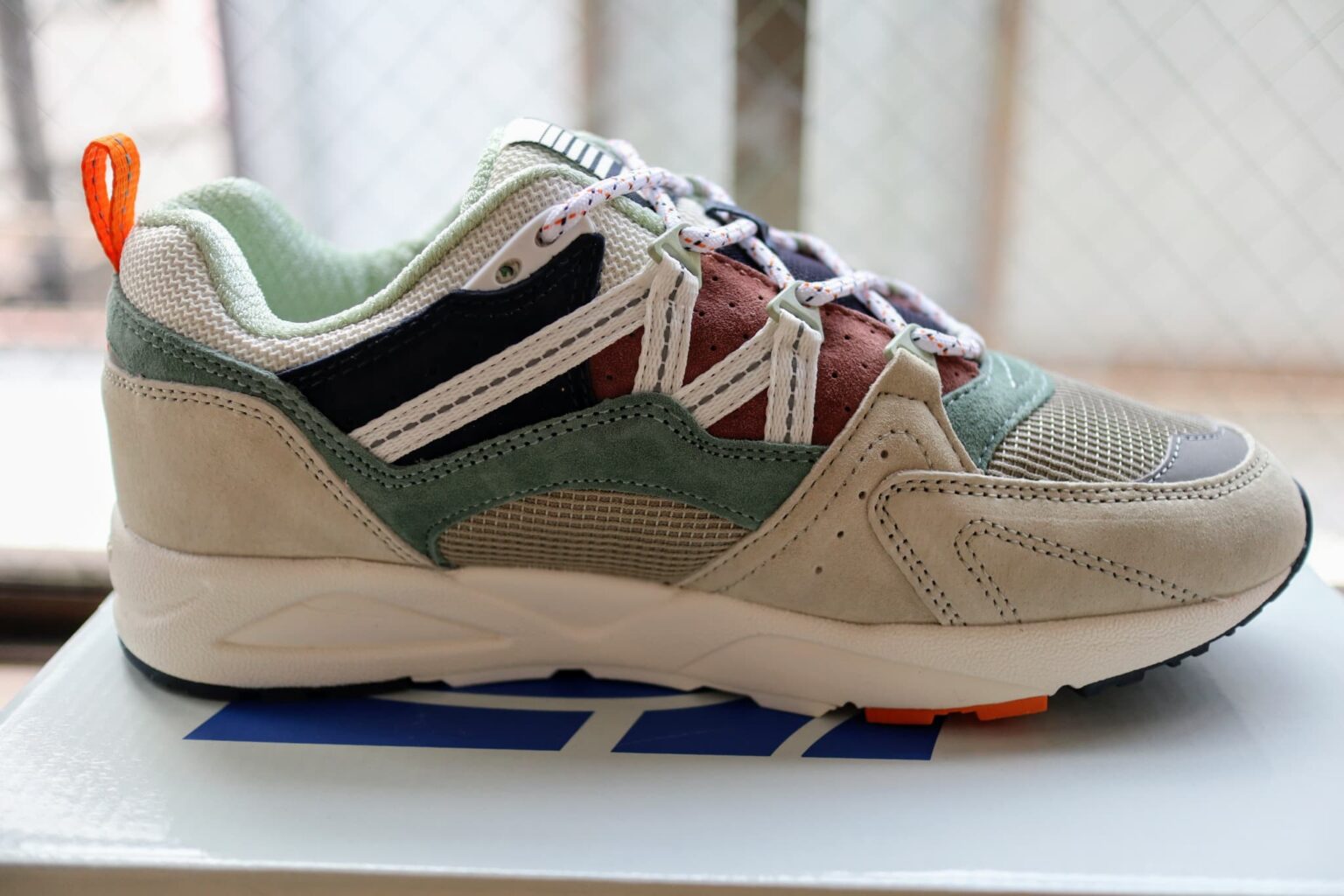 KARHU FUSION2.0を徹底レビュー！質感やサイズ感は？【おしゃれな配色の北欧ブランドスニーカー】